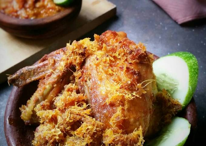 Resep Ayam Goreng Serundeng oleh Rini Damayanti (Aqeesha's Kitchen) - Cookpad