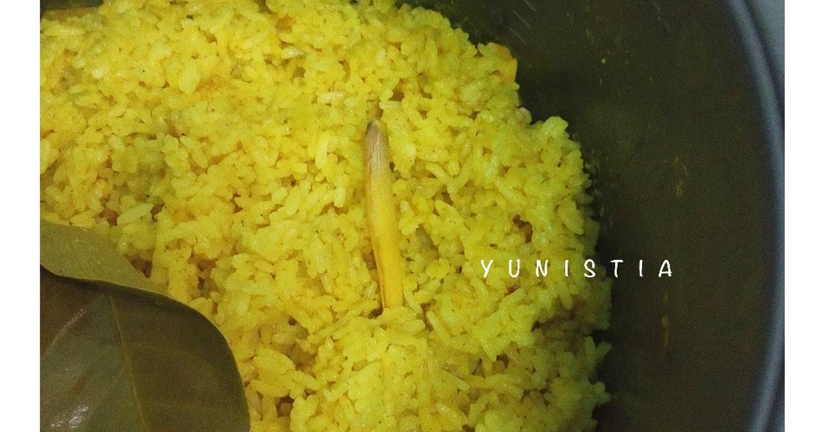 Resep Nasi Kuning Rice Cooker oleh Yunistia - Cookpad