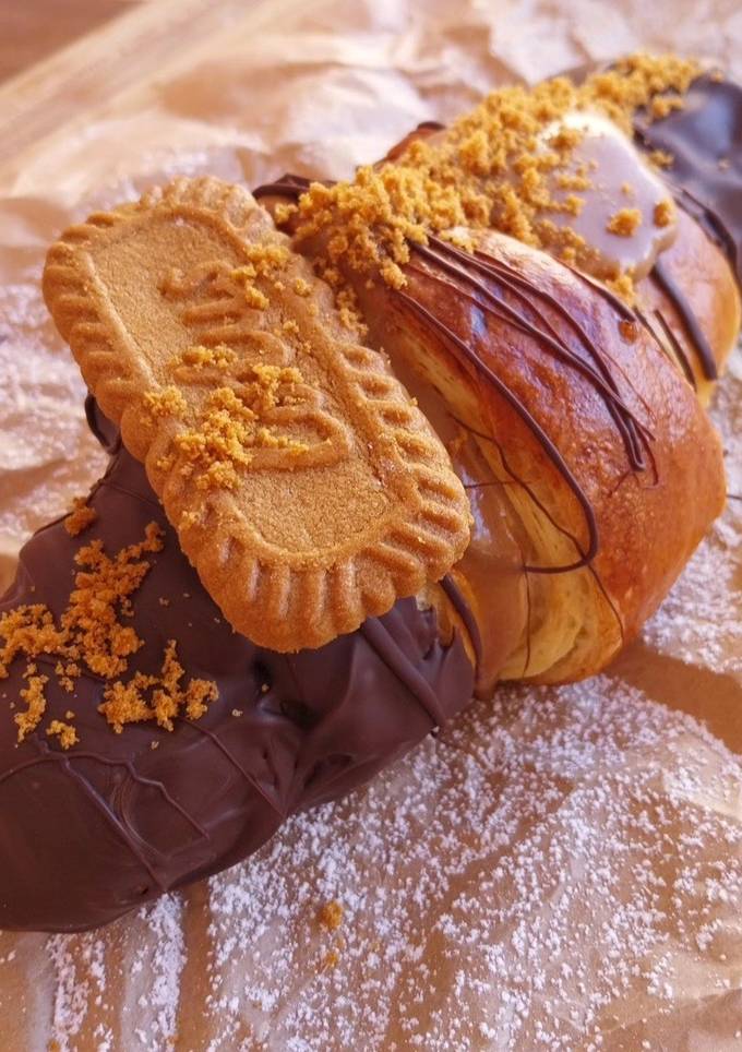 Croissant de crema de galletas Lotus y chocolate Receta de Toni Martín ...