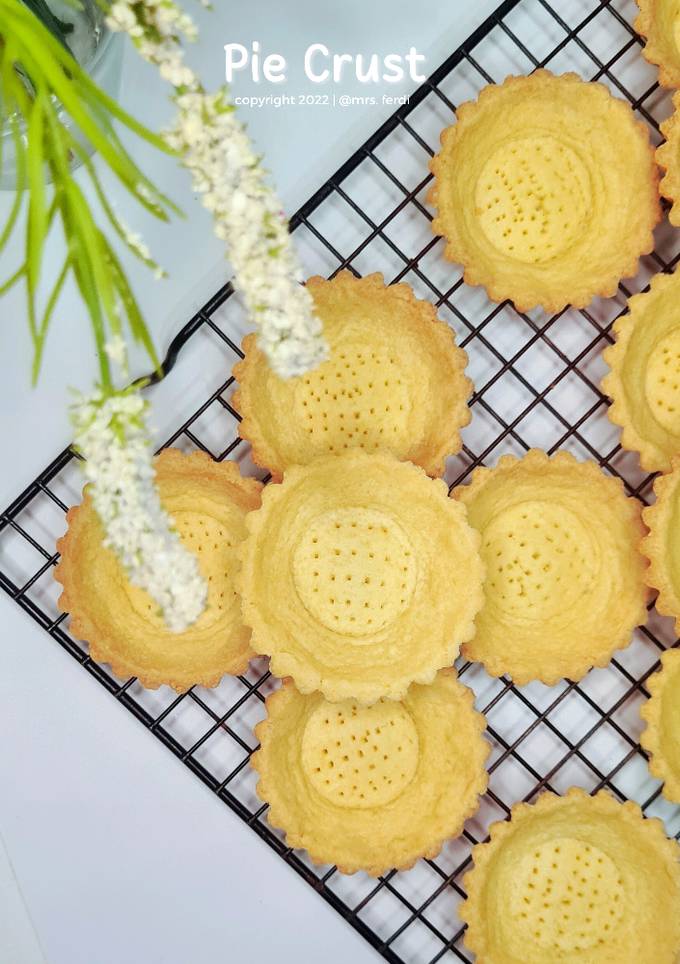 Resep Pie Crust (Kulit Pie) Renyah dan Kokoh oleh Mrs. Ferdi - Cookpad