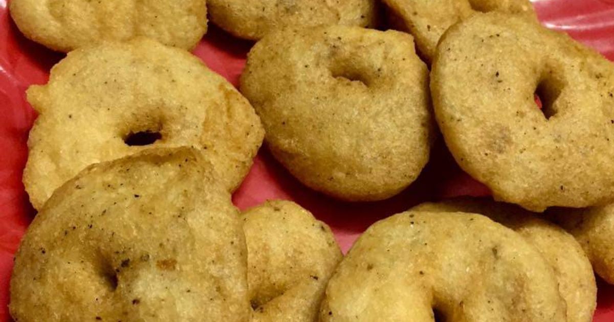 Medu Vada Recipe by Geeta Khurana - Cookpad