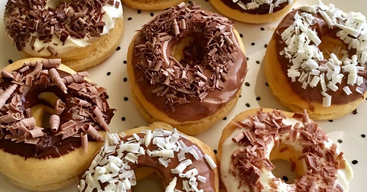 Donuts al horno rellenos de crema pastelera Receta de Juliet's Sweet ...