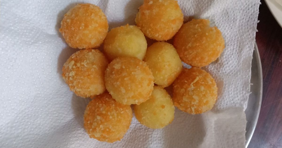 Resep Bola Bola Kentang Keju Krispy oleh Tuti Ernawati - Cookpad