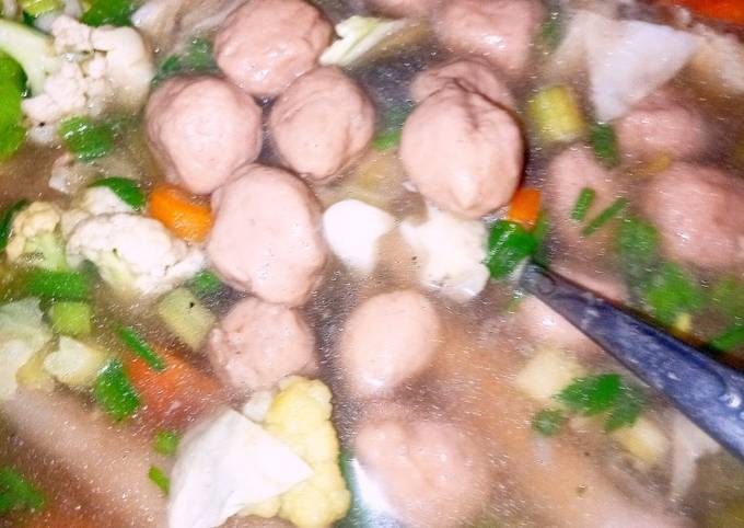 Resep Sop Bakso,Ceker & Sayuran🥦🥕 oleh Shazmina Kitchen - Cookpad