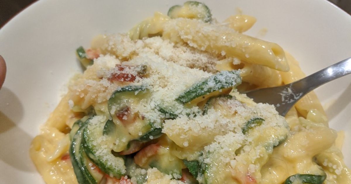 Courgette And Sweet Pepper Carbonara Recipe by Niall Twomey - Cookpad