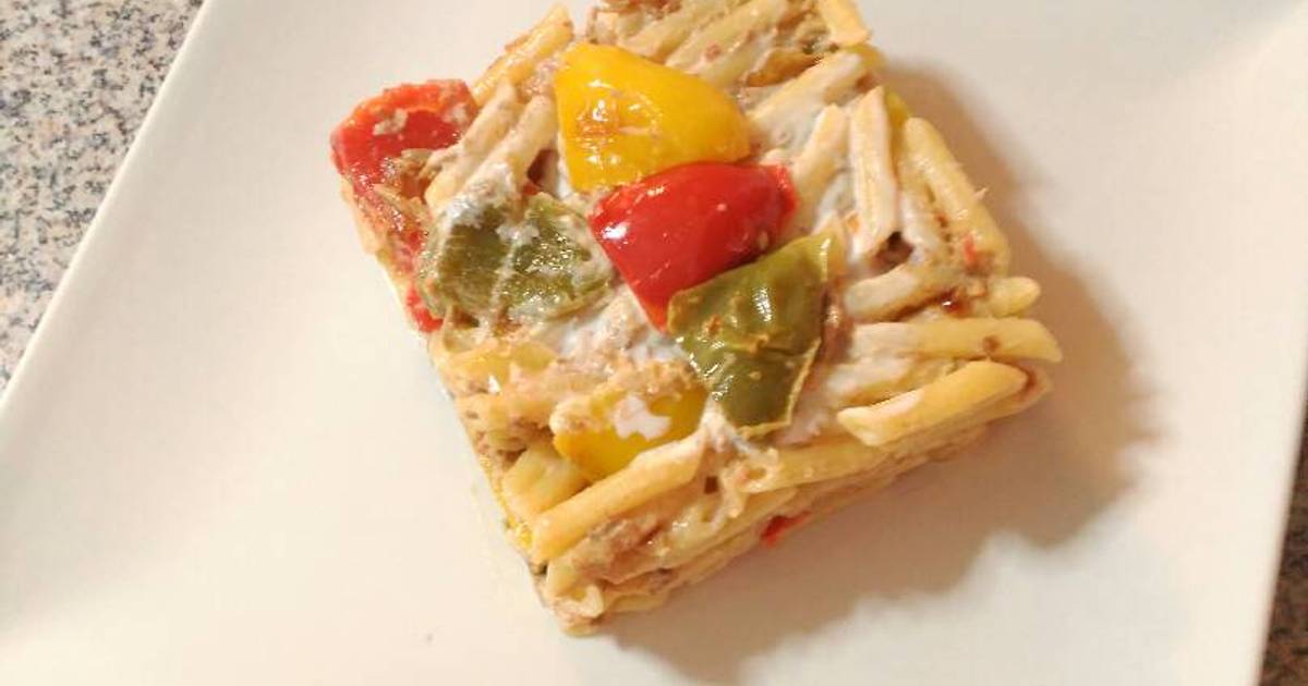 Pasta macarrones tiburón con pimientos tres colores Receta de Hola- Cookpad