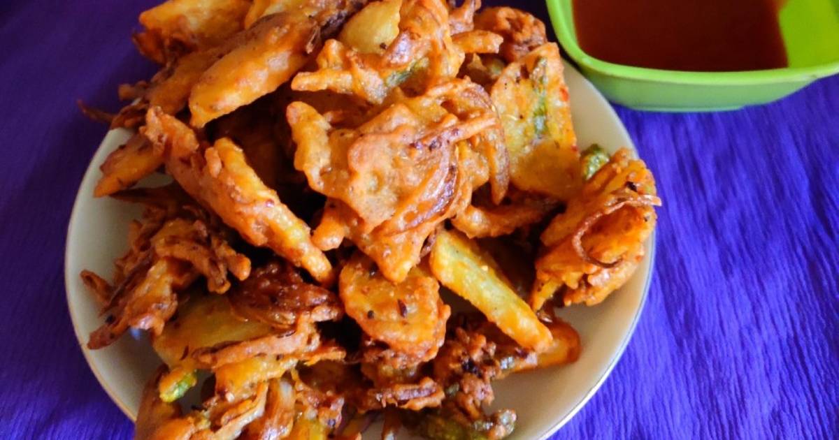 चटपटी प्याज पकोड़े भजिया (Chatpati pyaz pakode bhajiya recipe in hindi ...