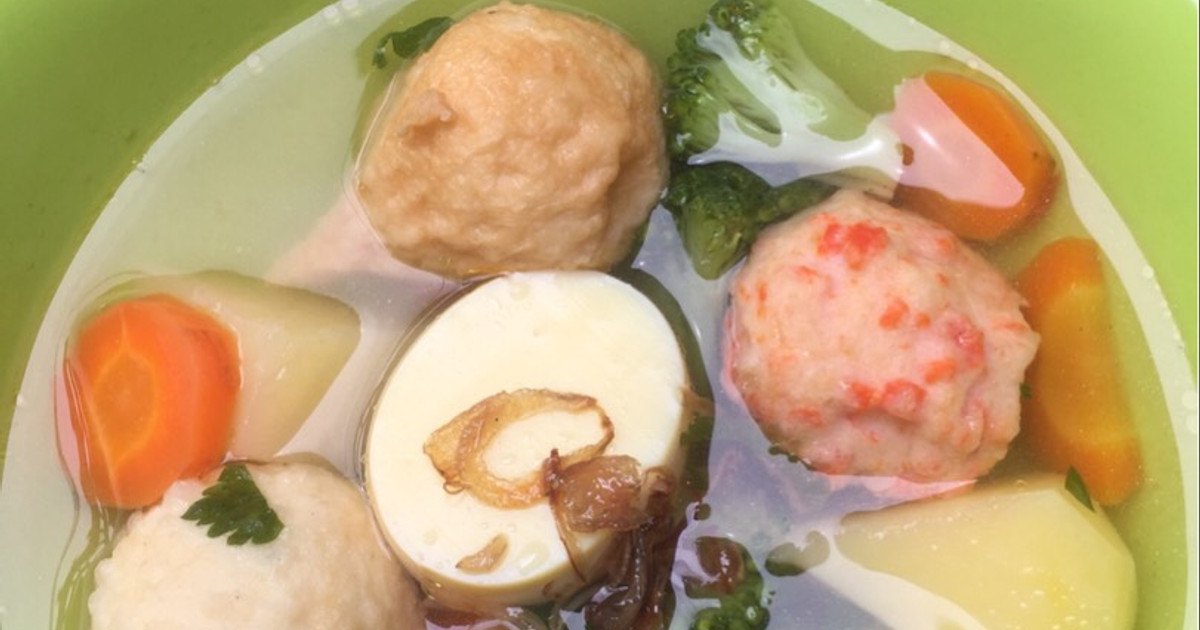 Resep Sop Bening Bakso Ikan Olahan oleh Widya Febiola Lubis - Cookpad