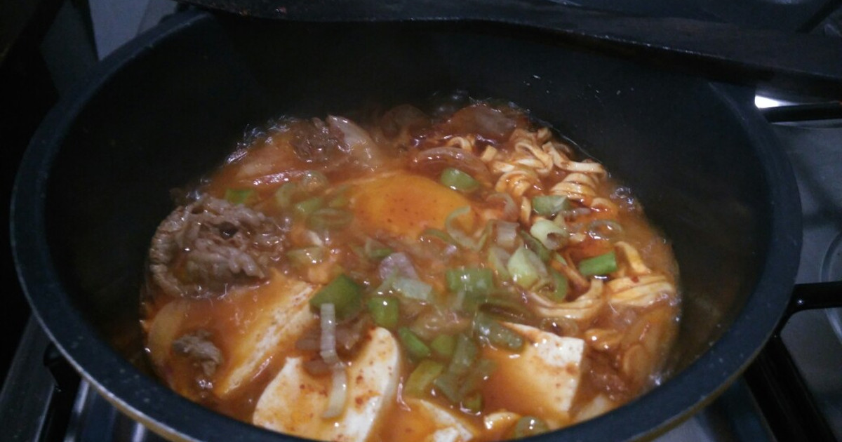 Resep Sup Kimchi = Kimchi Jjigae A La Me 🍲 oleh Welly M Empy - Cookpad