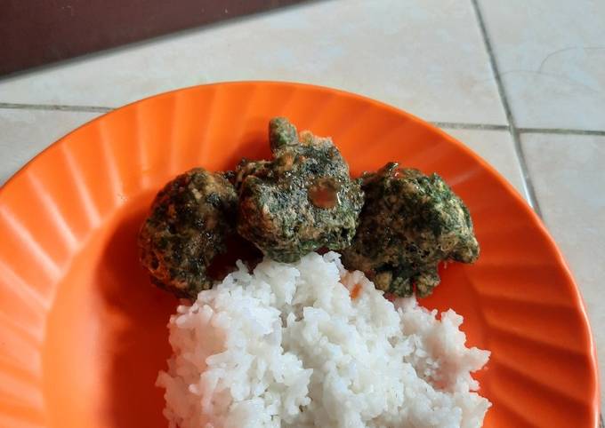 Resep Bakso Bayam Goreng oleh ~ - Cookpad