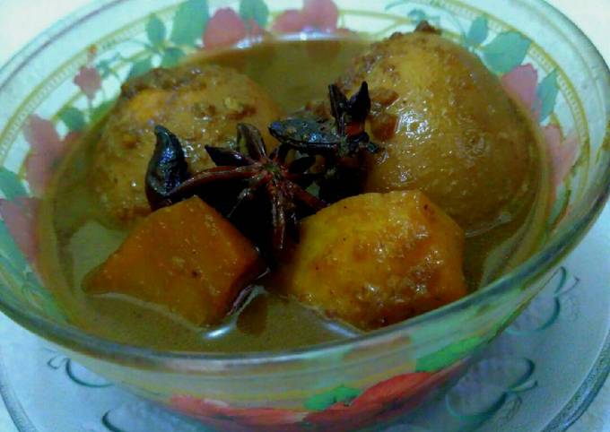 Resep Semur telur + kentang oleh Chawliza - Cookpad