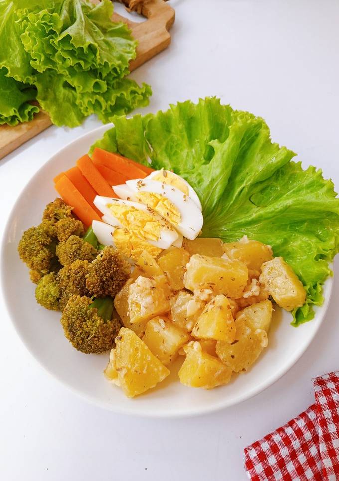 Resep Steamed Veggie Potato Garlic oleh Nay's Kitchen - Cookpad