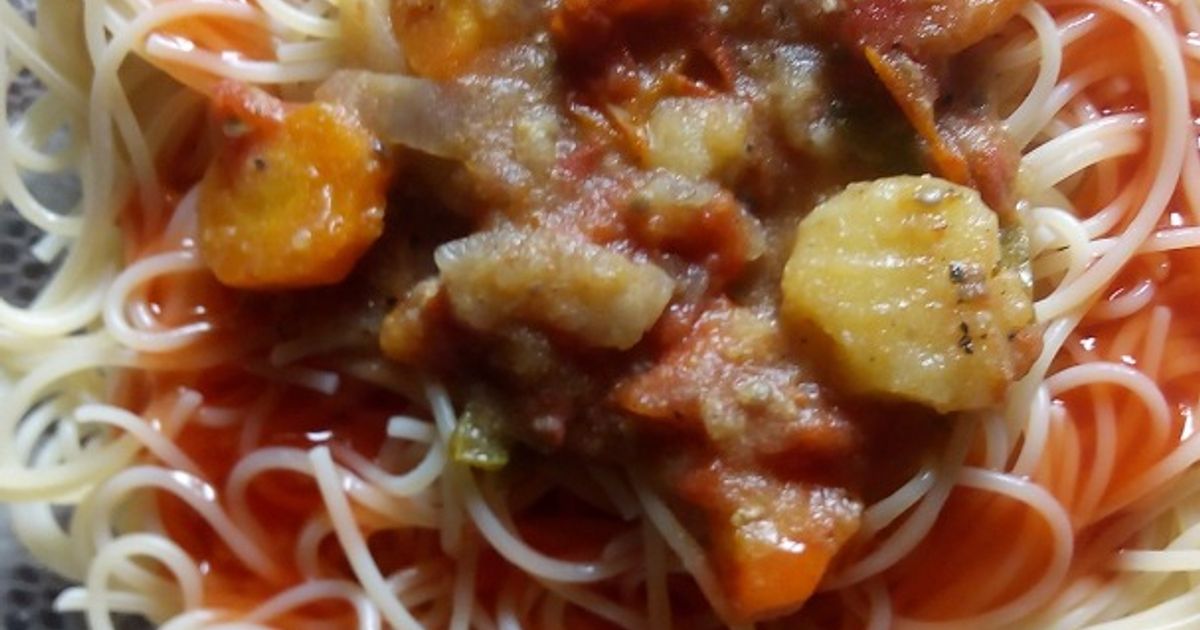 Spaghetti With Heavy Potatoes Stew Recipe by Em Jayc - Cookpad