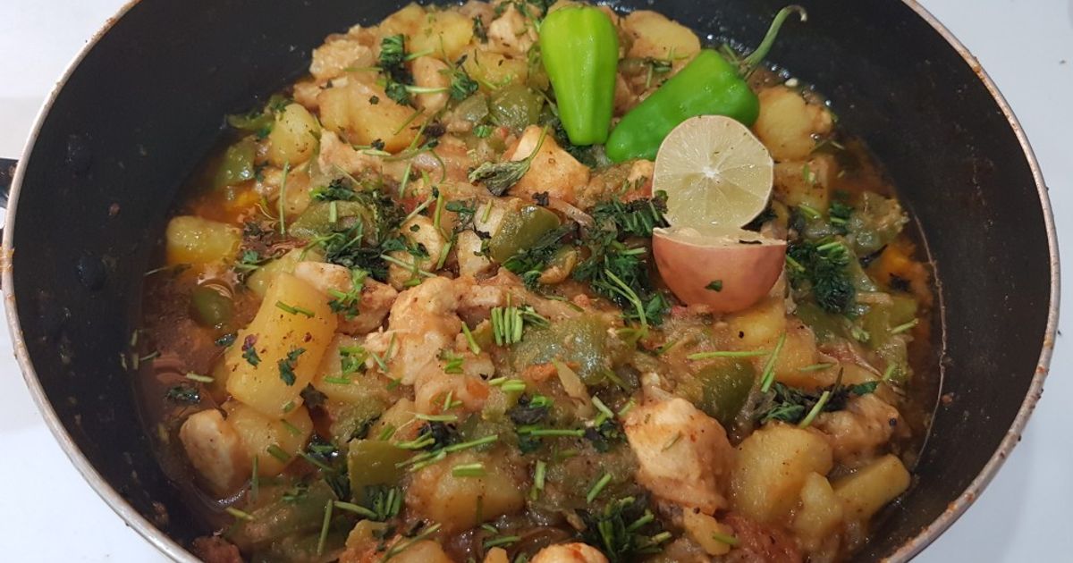 Alu Shimla Chicken Desi Restaurant Style Curry Recipe by Mehwish Bilal ...