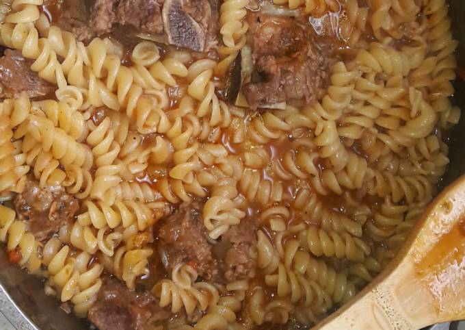 Guiso de fideo con carne económico Receta de Magui ♡- Cookpad