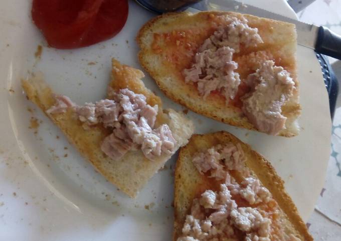 Tostada de atún y tomate Receta de mary Ingredientes 100%hallal TODOS ...