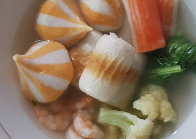 Resep Steamboat Kuah Kaldu Ayam oleh Kiki kusuma Wardani - Cookpad