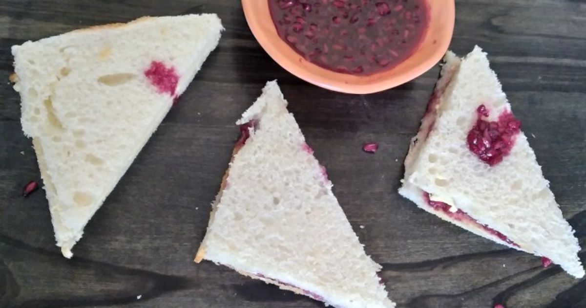 Pomegranate Jam With Bread Recipe by Parul Bhimani - Cookpad