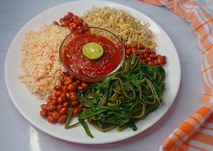 Resep Plecing kangkung khas lombok oleh Ny. Indra - Cookpad