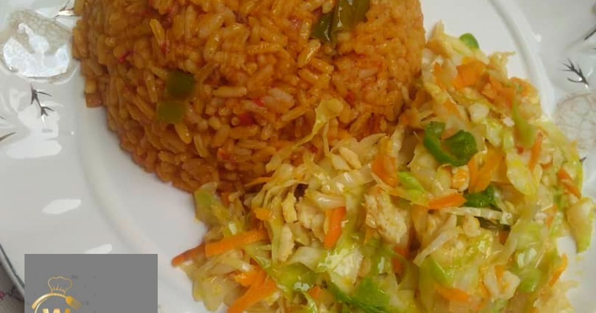 Jollof Rice With Salad Recipe by Walies Cuisine - Cookpad
