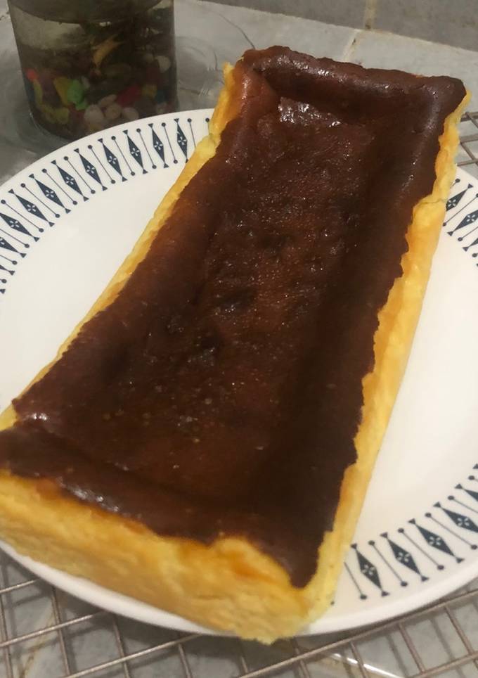 Resep 107. Basque Burnt Cheese cake oleh DeAr Zanjabeela - Cookpad