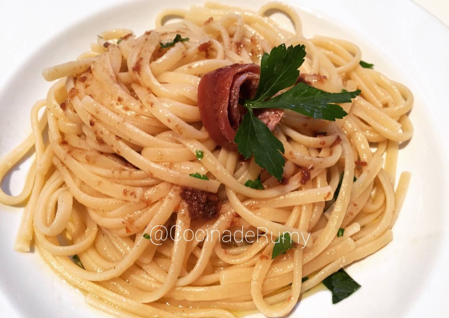 Pasta con anchoas Receta de CocinaDeRumy🍴- Cookpad