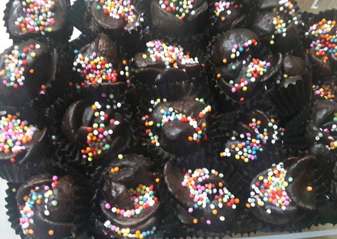 Resep Coco cruch chocolate sprinkle oleh Leona Koe - Cookpad