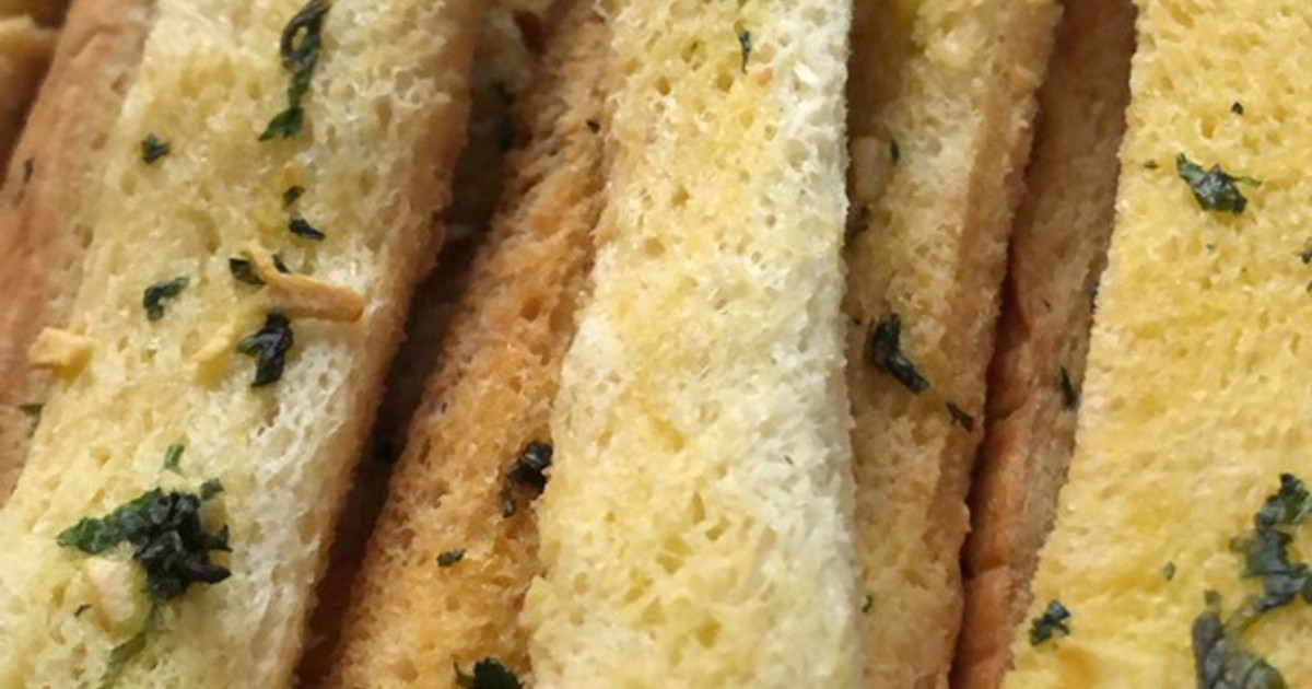 Resep Garlic Bread Ala Mak Kalun oleh Vya Shahnara - Cookpad