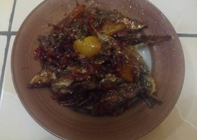 Resep Sambal goreng ikan momar oleh ika 21 - Cookpad