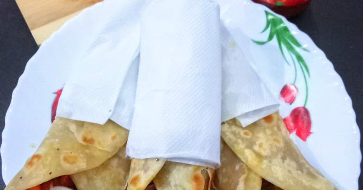 Chilli Chicken Roll Recipe by Pratima Mohanty - Cookpad