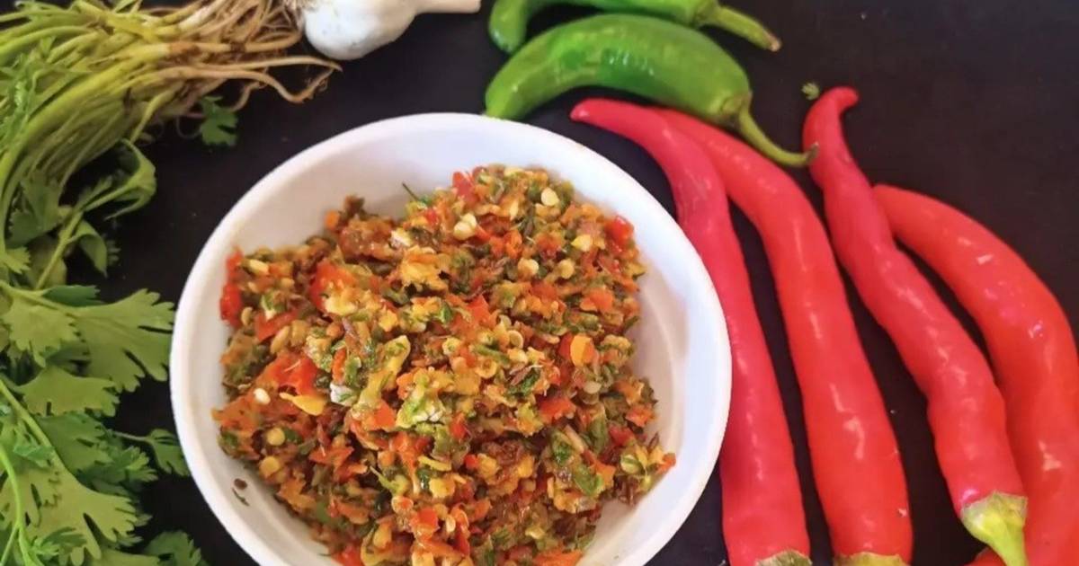 Red and green chilli Thecha Recipe by Keshma Raichura - Cookpad