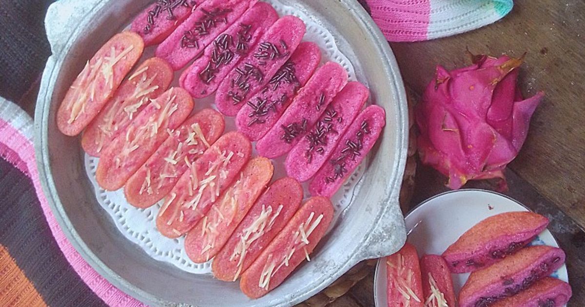 Resep Pukis Buah Naga Mix Susu oleh Ainur Roichatin - Cookpad
