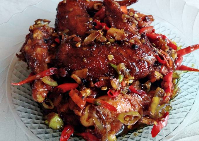 Resep Ayam saus Lada Hitam oleh Sarah Rahayu - Cookpad