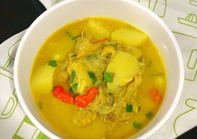 Resep Gulai Ayam Kentang oleh Wiwiek H Ginting - Cookpad