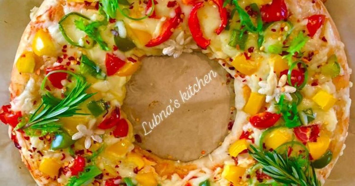 Christmas Wreath Pizza: Recipe by Lubna’s Kitchen - Cookpad