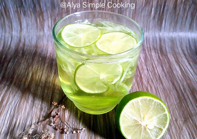 Resep Es Kuwut Timun Jeruk Nipis Sirup Melon oleh Alya Nurfitri🍳 - Cookpad