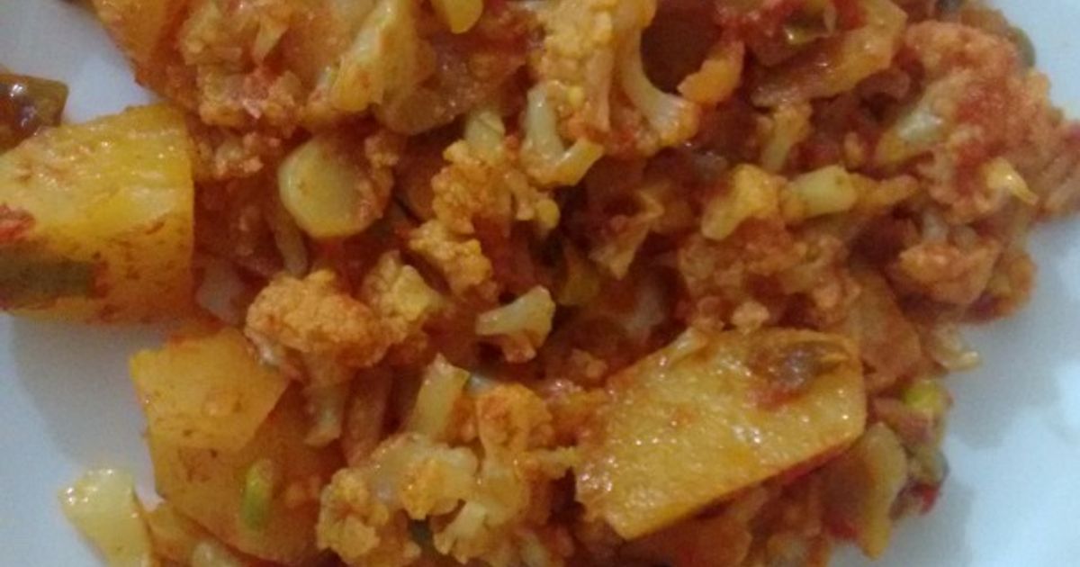 Spicy Allu Ghobi Recipe Recipe by Hamza khan - Cookpad