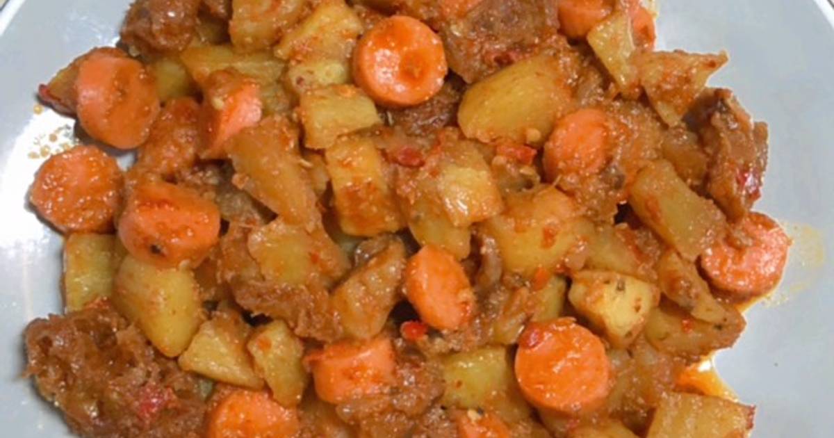 Resep Balado kentang sosis oleh Dapur Iyum - Cookpad