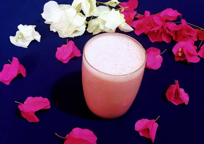 Rose Banana Smoothie Recipe by Sudipa Gope - Cookpad