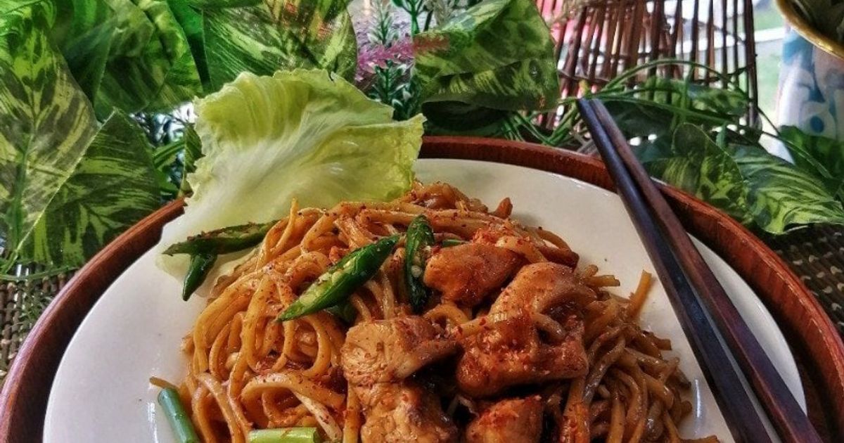 Resipi Mi Sanggul Goreng Chinese Style (Chicken Chow Mein) oleh Julia ...