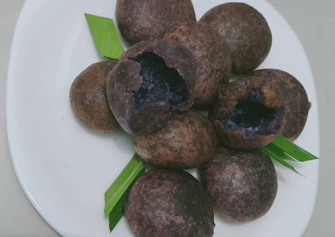 Resep Bola Ubi Ungu Kopong oleh Haryati - Cookpad