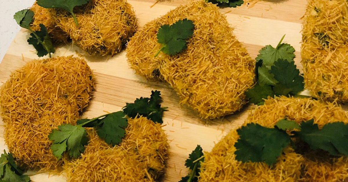 Cheesy Chicken Russian Cutlets Recipe by mubina b - Cookpad