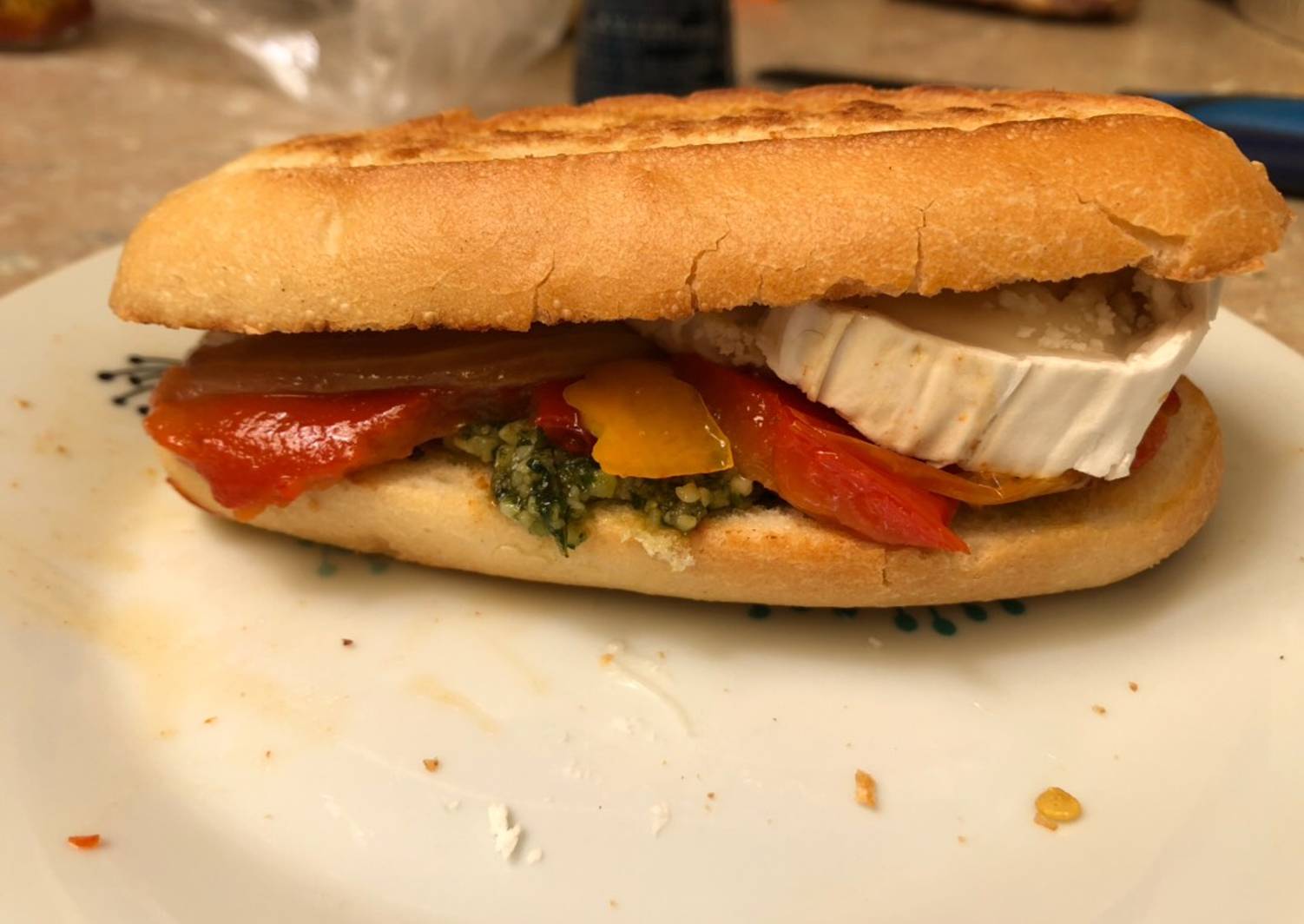 Bocadillo caliente de verduras al pesto Receta de Mar Vilches Carrasco ...