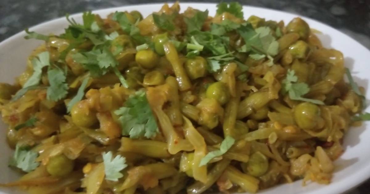 Moongrey matar sabzi Recipe by Sadaf Siddiqui - Cookpad