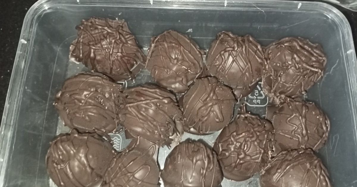 Chocolate Balls Recipe by Sadia Asif - Cookpad