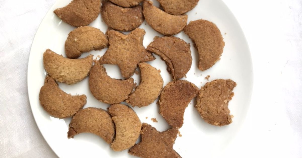 Chand Biscuits/Moon Cookies Recipe by Akshaya Kumbham - Cookpad