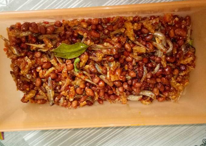 Resep Sambal Ikan teri, kacang tanah dan tempe oleh Fitriah Agustina ... Resep Sambal Ikan teri, kacang tanah dan tempe oleh Fitriah Agustina ...