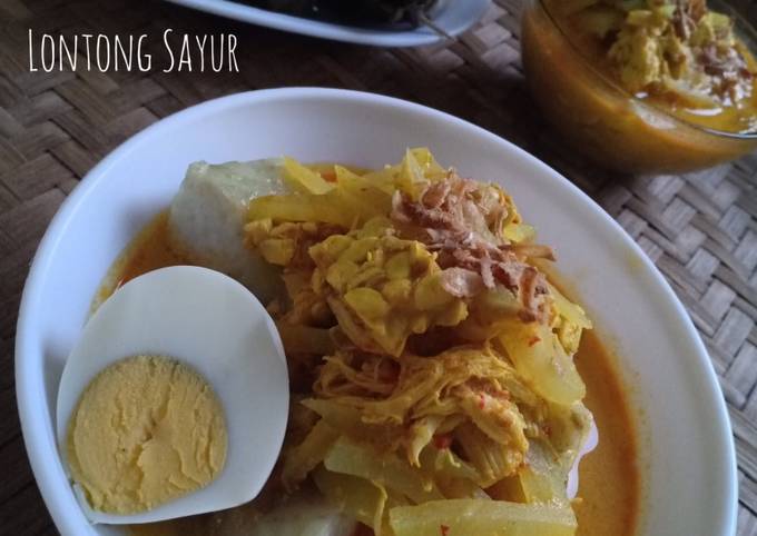 Resep Lontong Sayur oleh 🌷Yulie Yuda Gunawan🌷 - Cookpad