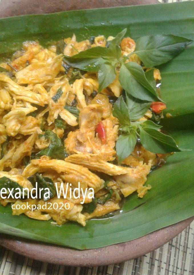 Resep Ayam Suwir Bumbu Kuning + Kemangi oleh Alexandra Widya - Cookpad