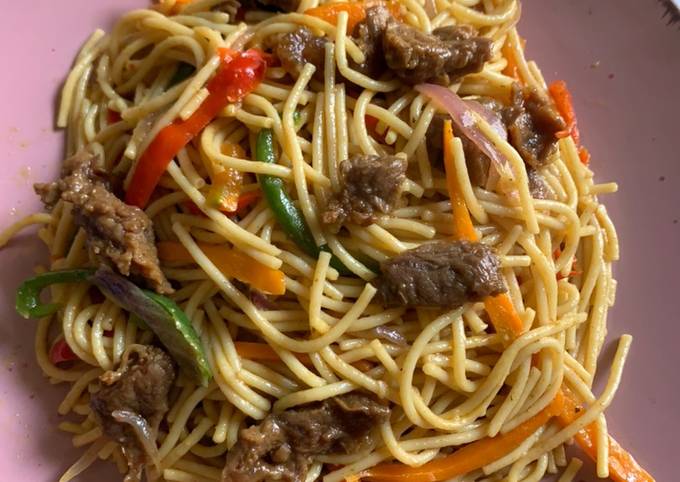 Beef stirfry pasta | spaghetti Recipe by mrs zaynnab - Cookpad